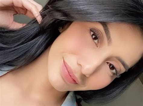 Kepoin Foto Seksi Tyas Mirasih Masih Terlihat Muda