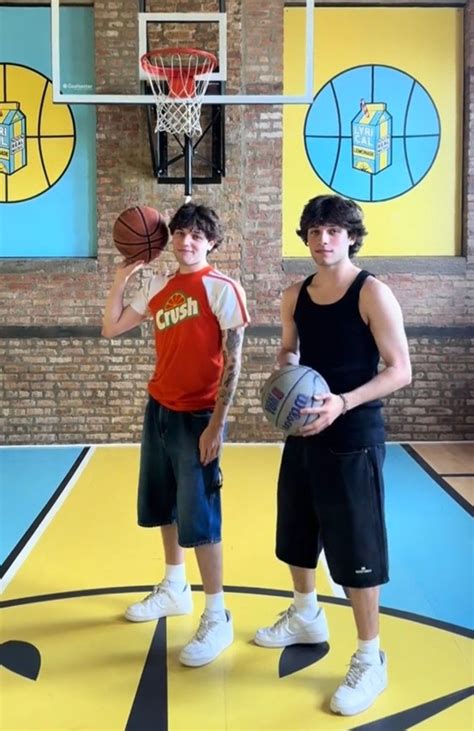 Pin By Gabbie Biasi On Sturniolo Triplets In Triplets Just Beautiful Men Cutie Patootie