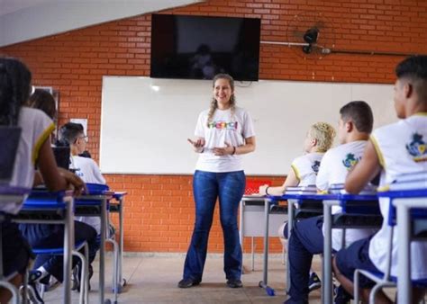 Confira 35 Possíveis Temas Para A Redação Do Enem 2022 Dia Online