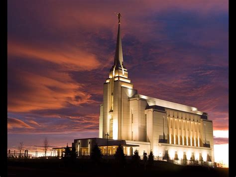 Rexburg Temple At Night Lds Temple Pictures Lds Temples Temple