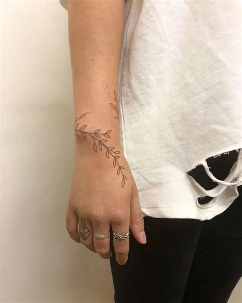 133 Delicate Wrist Tattoos For Your Upcoming Ink Session 2 Thereds
