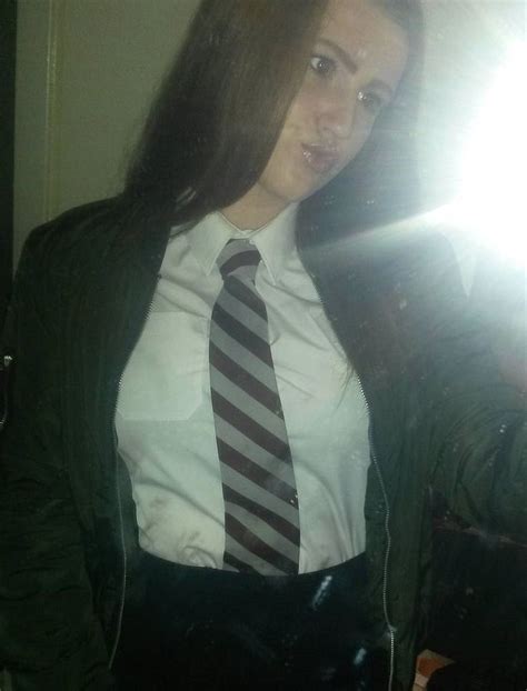 Pin De Rogelio Bertunati En Uniform Ropa De Moda Mujer Moda Para Mujer Ropa De Moda