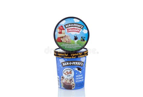 Benandjerrys Helados Recipientes Aislados Sobre Fondo Blanco Imagen De