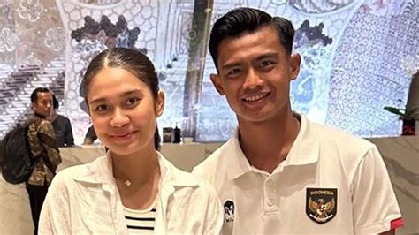 6 Potret Pratama Arhan Dan Azizah Salsha Pakai Baju Couple Makin Mesra