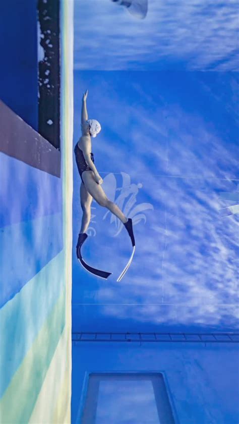 Yolo Hyun 요즘 물 좋아 사람🐠 ⠀ 🎹도레미파솔라시도🤭 새벽수영 원동력 수영장 친구들이랑 대환장파티👯‍♀️ ⠀ 다들 수영으로 단련되서 그런가 처음부터 노핀에