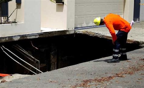 Sinkhole Opens Up Near Australian Prime Ministers Sydney Home