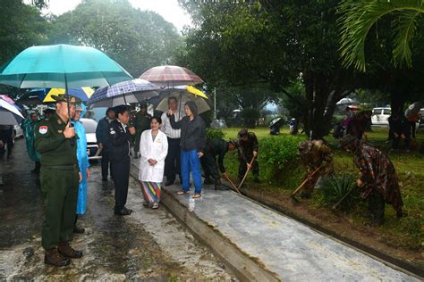 တနင်္သာရီတိုင်းဒေသကြီး ဝန်ကြီးချုပ် ဦးမြတ်ကို မြိတ်ပြည်သူ့ဆေးရုံ အပြင်ဘက် ပတ်ဝန်းကျင်စုပေါင်းသန့