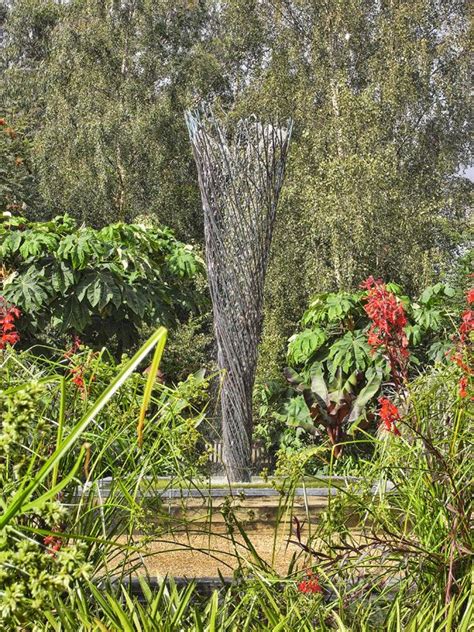 Giles Rayner And His Mind Bending Water Sculptures