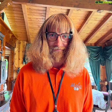 Rhett Mclaughlin Wiki Biography Age Gallery Spouse And More