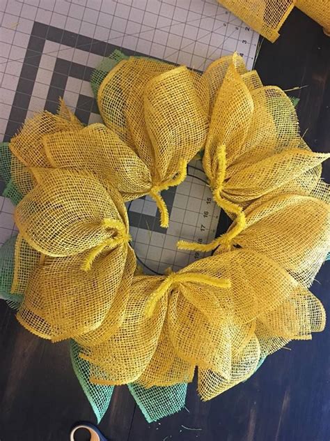 Sunflower Wreath Tutorial Sunflower Wreaths Tutorials And Wreaths
