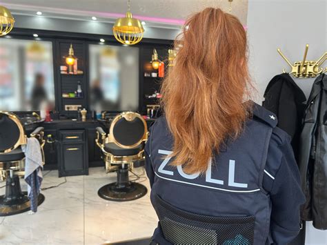 Illegale Jobs Zu Wenig Lohn Zoll Wird Bei Friseur Razzia In Hamburg