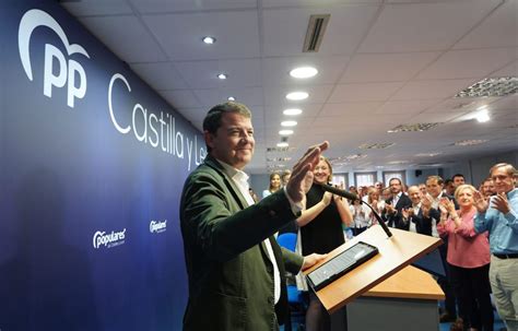 Mañueco cierra filas con Feijóo y expresa el respaldo a su liderazgo del PP de Castilla y León