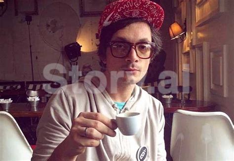 Genc Salihu Në Rolin E Babait Prezanton Për Herë Të Parë Vajzën 9