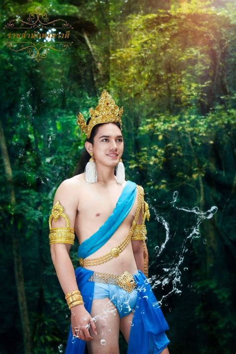 ปักพินโดย Kritsana Downsoay ใน Thai Traditional Costume