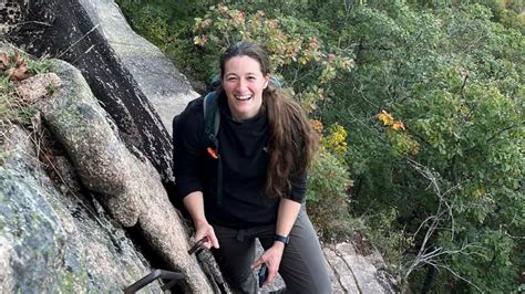 कोण आहे ती महिला पायलट जिचे हेलिकॉप्टर अमेरिकेच्या विमानाला धडकून