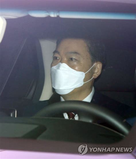 출근하는 김오수 검찰총장 연합뉴스