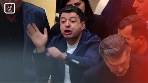 „ოცნების“ დეპუტატი დიმიტრი სამხარაძე ახალგაზრდებს ურეკავს აგინებს და