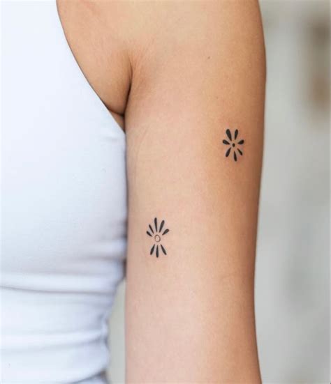 Pin By Sarah Pisani On Rad Tatts And Piercings Small Hand Tattoos