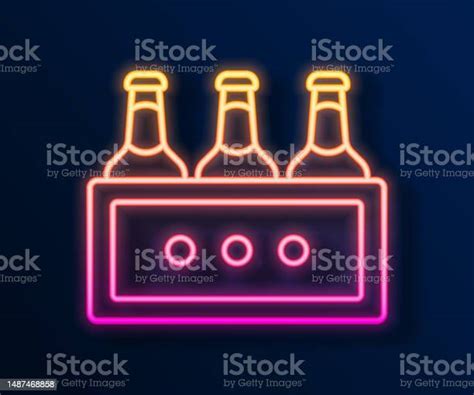 빛나는 네온 라인 검은 배경에 격리된 맥주병 아이콘 팩 나무 상자와 맥주병 케이스 상자 맥주 상자 기호입니다 벡터 0명에 대한