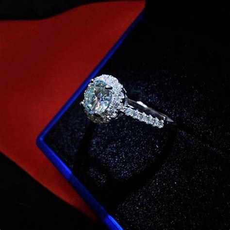 แหวนตระกูล แหวนหมั้น สั่งขึ้นตัวเรือนได้ทุกเเบบเลยจร้าา Ennxo