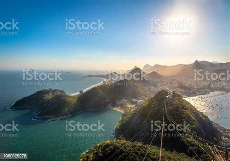 코파 카 바 나 프라이아 Vermelha 비치 Urca Corcovado 산리오 데 자네이 브라질 리오 데 자네이 해안의 조감도 0명에 대한 스톡 사진 및 기타 이미지