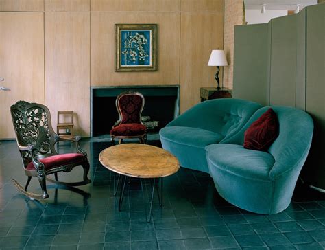 Tilda Swinton The Surreal World Tilda Swinton Elegant Interior
