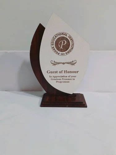 Brown Corporate Awards Wooden Momanto Size 5 10 Inch At ₹ 80piece In