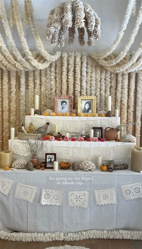 Pin By Sharif Mercado On Altar De Muertos Dia De Los Muertos Decorations Ideas Simple Ofrenda