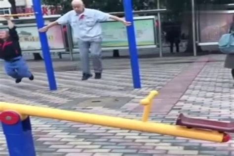 又一位因抽烟喝酒 提前衰老的“大爷”！
