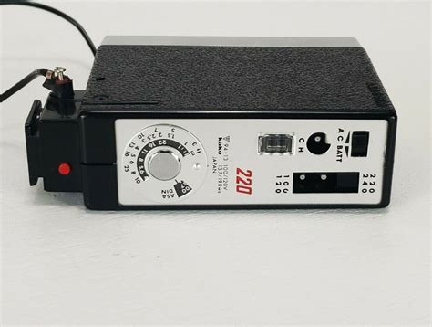 BMC Kako 220 Speedlight Flash Strobe With Rear Chart For Manual Film Analogue Camera Used