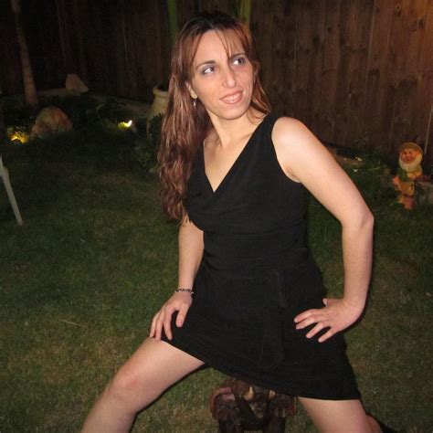 נמל תל אביב ויריד המזרח יום שישי הזה מחר 101 הולך להיות אדום ומתוק במיוחד כי שוק הנמל