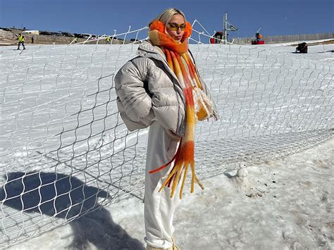 How To Get The Après Ski Aesthetic On A Budget Who What Wear