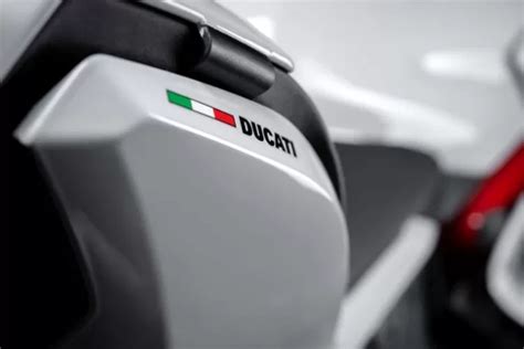 Keren Dan Sangar Ducati Resmi Meluncurkan Motor Sport Bermesin 950cc