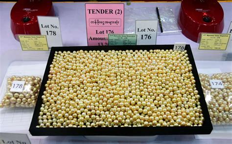 ၅၇ကြိမ်မြောက် မြန်မာ့ကျောက်မျက်ရတနာပြပွဲ ပထမနေ့စတင်ကျင်းပ Ministry