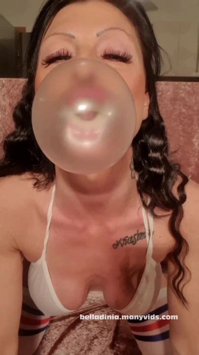 Bubble Gum Bubbles And Blowjob Feat Belladinia Xhamster