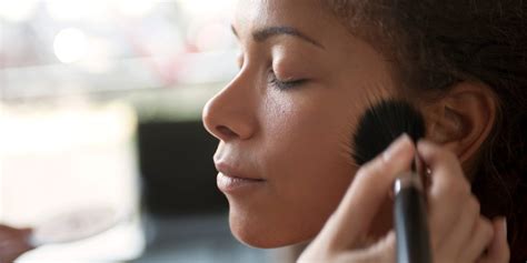 How To Fix Cakey Makeup — How To Avoid Cakey Looking Foundation