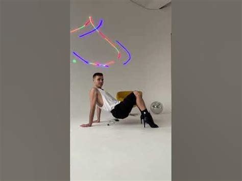 Легкое движение которое сможет повторить каждая😉 #танцы #dance - YouTube
