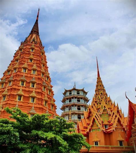 Tiger Cave Temple Wat Tham Sua Kanchanaburi Thailand Kriegerin