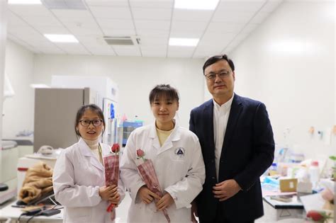 国科大杭高院领导“三八”妇女节慰问女教职工并召开座谈会 国科大杭州高等研究院