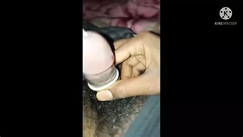 Masturbación Con La Mano Con Condón Xhamster