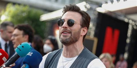 Chris Evans Worried Hell Be Bullied After Being Named Sexiest Man