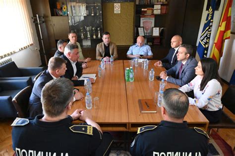 Бојмацалиев во посета на СВР Штип и ОВР Свети Николе