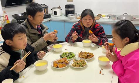 饭量与寿命密切相关？经常每天只吃2顿饭的人，对身体好更长寿吗