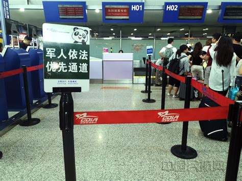 全国所有民航机场均已开通“军人依法优先”通道 中国民航网