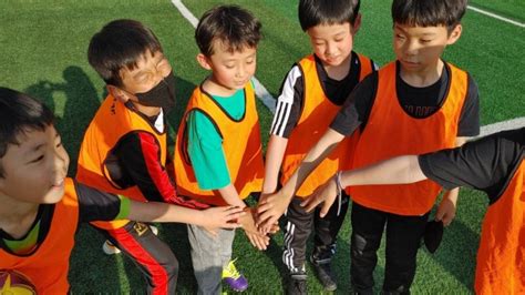 멋진 유니폼을 입고 축구 대회에 출전하고 싶어요