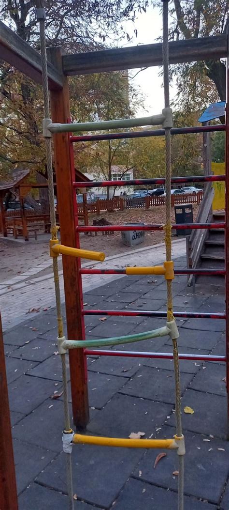 Опасна площадка застрашава живота на деца във Варна Информационна агенция ПИК