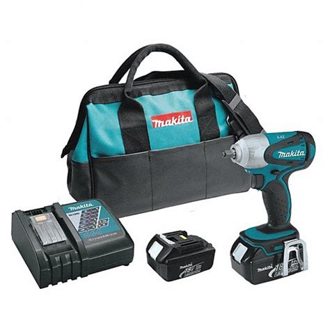 Makita 38 In Drive Size 155 Ft Lb Fastening Torque Impact Wrench