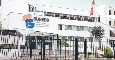Sunedu se rebela al Ejecutivo y dice que es un ente autónomo PCM