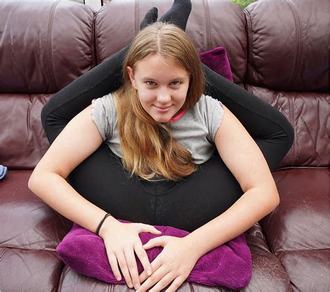 Sophies Flexible Pose By Johnriley1uk Ephotozine