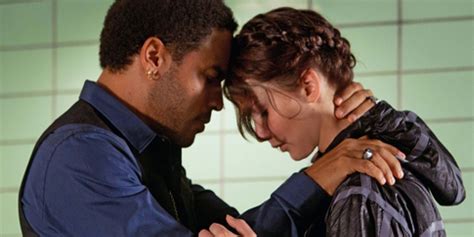 The Hunger Games Cinna And Katniss The Hunger Games Catching Fire